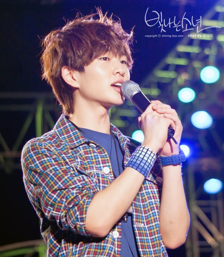 더쿠 - 샤이니 온유 인기 진짜 많았던 시절.jpg