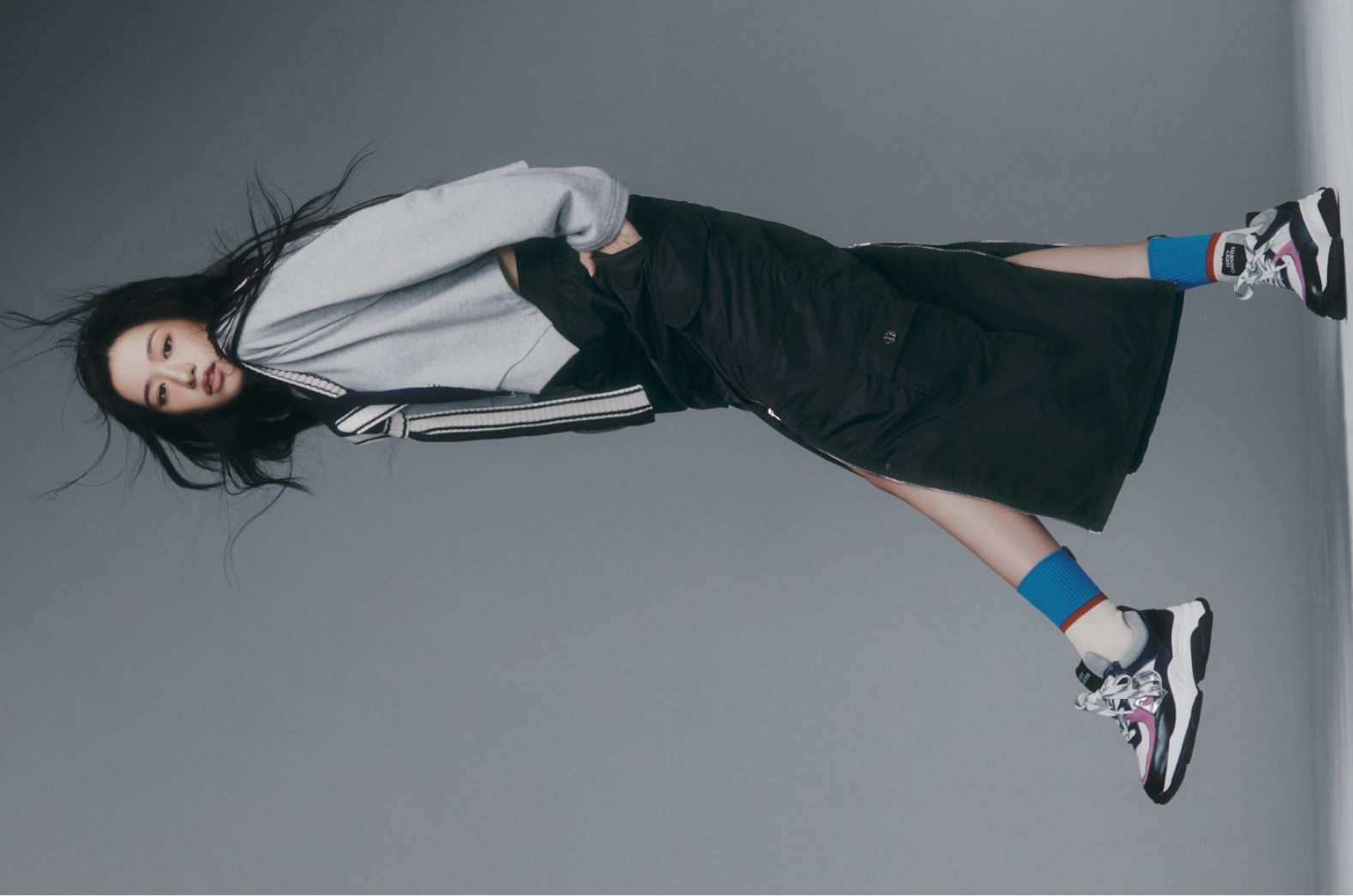 더쿠 - 공개 후 팬들 반응 좋은 아이브 안유진 럭키슈에뜨 23 FALL 화보 컨셉.jpg