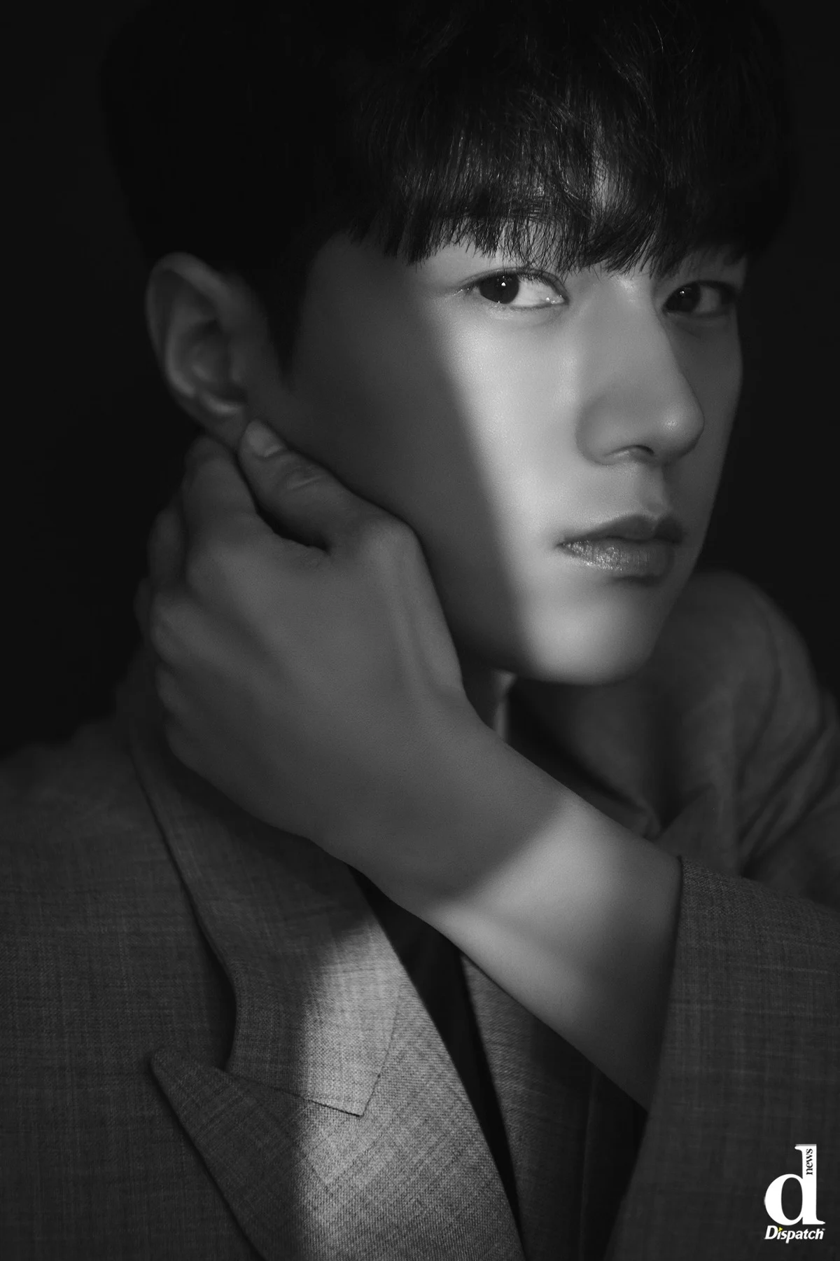 더쿠 인피니트 엘 김명수 최근 디스패치 수트 화보