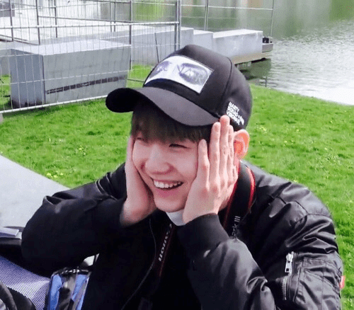 더쿠 - 금요일 오후 너무 보고 싶은 윤기시