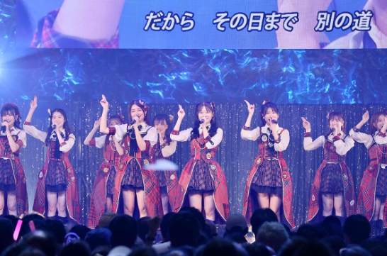 더쿠 - BUBKA WEB AKB48 팀A 파이널 콘서트 단체사진