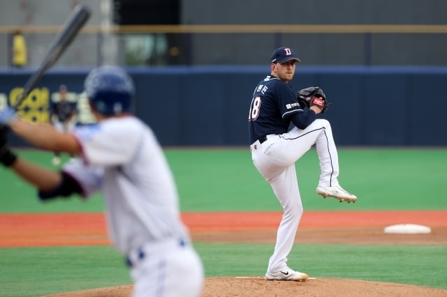 더쿠 - [KBO] ‘브랜든 11K 역투’ 두산, 최다 타이 5연승 질주+포항 삼성 3연전 스윕