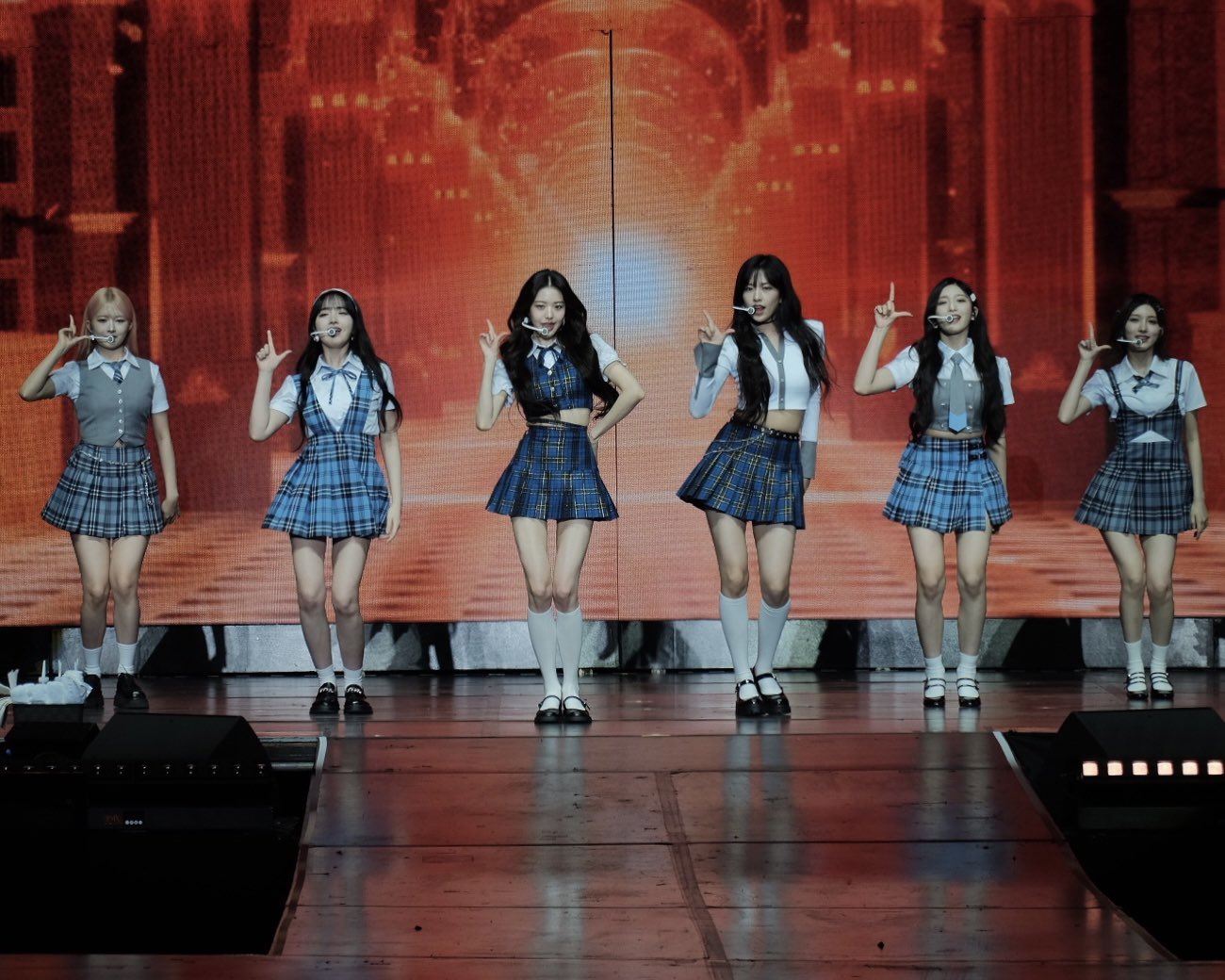 마닐라 팬콘 배아픈데요... - 안유진 카테고리