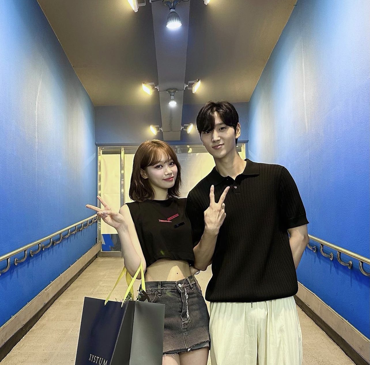 더쿠 - 르세라핌 김채원 사촌 오빠라는 슈퍼밴드 김우탁