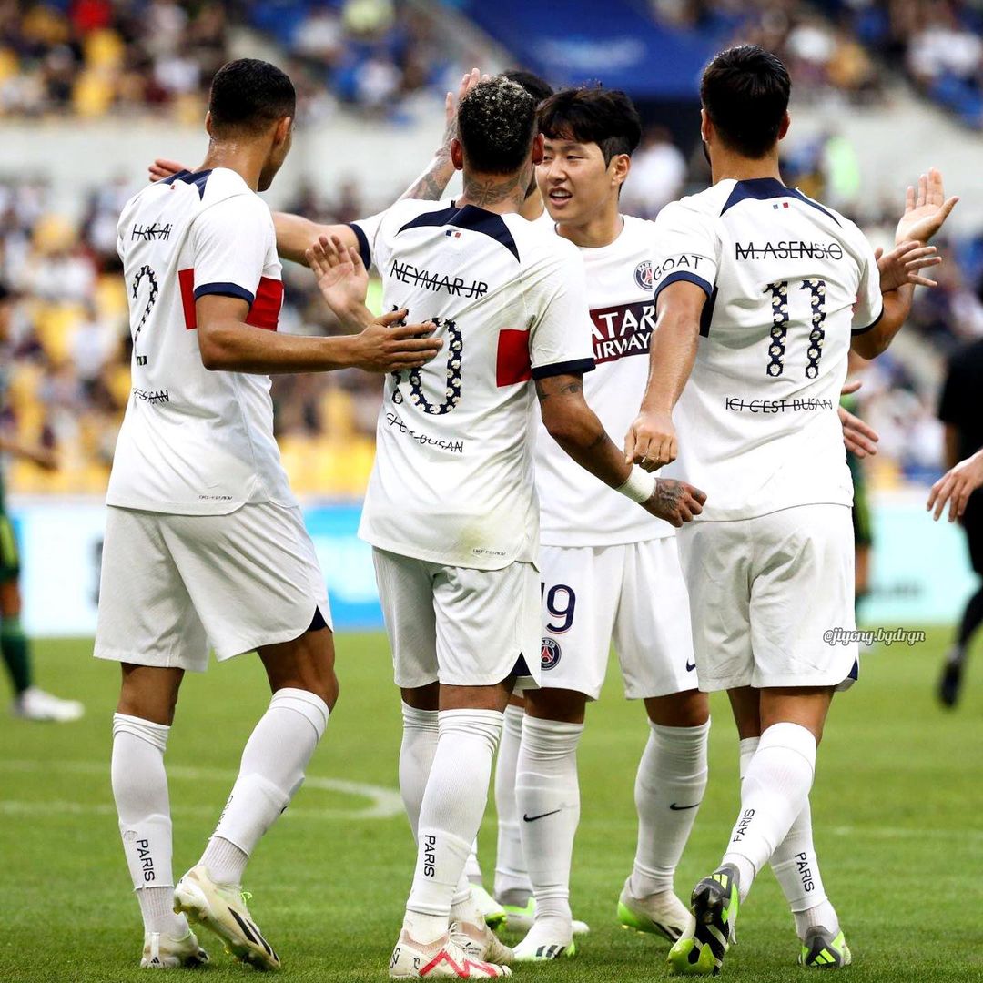 더쿠 - 지디(GD) 가 디자인한 유니폼 입고 경기뛴 PSG 선수들