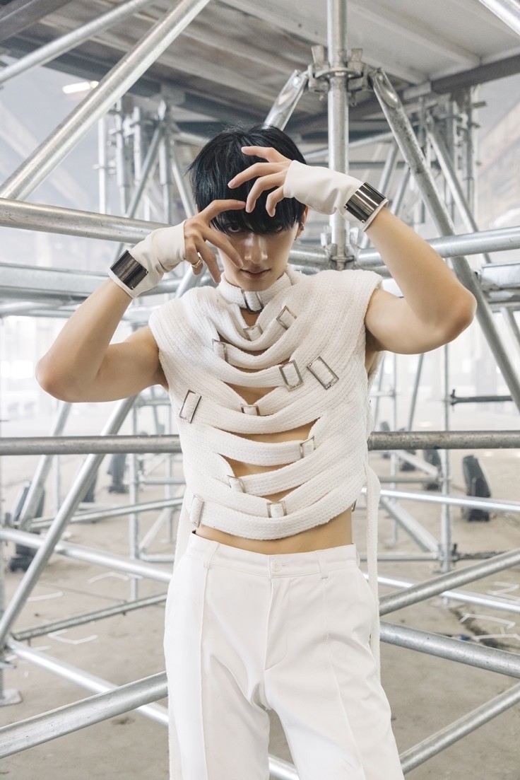 더쿠 - 준(JUN) 'PSYCHO' 멜론 독점 자켓 촬영 비하인드