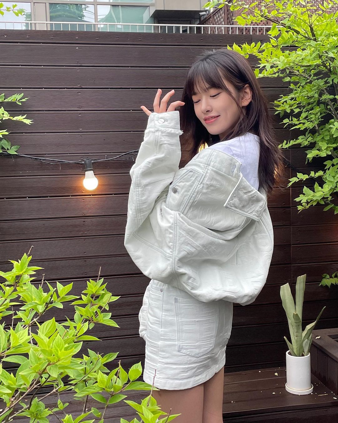 더쿠 - 아이브 안유진 인스타 업뎃.jpg