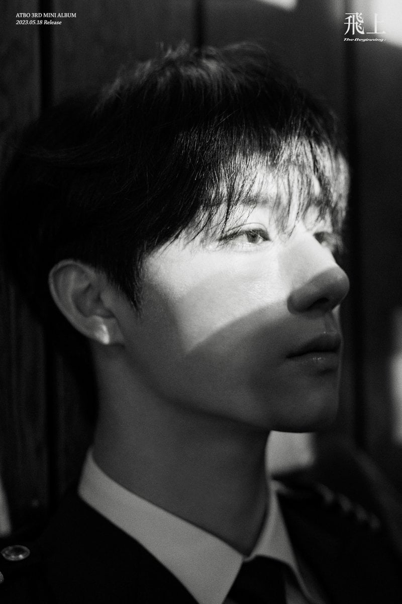 ATBO, 파일럿 변신..신보 첫 콘셉트 포토 공개 - 스퀘어 카테고리