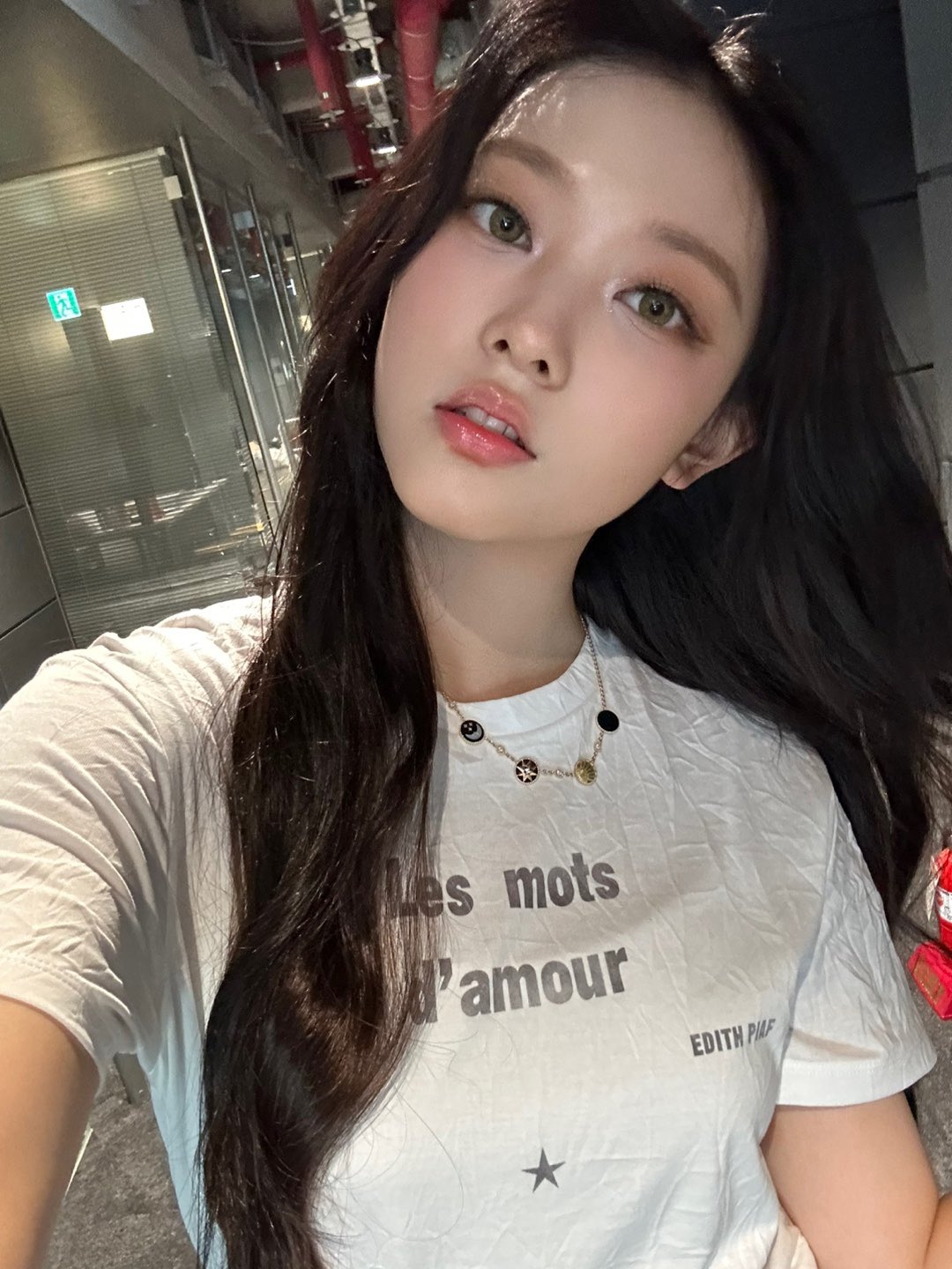 더쿠 - 뉴진스 해린 셀카 업뎃.jpg