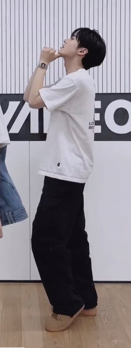 더쿠 - 멤버 절반이상 180cm, 평균키 179cm(반올림)라는 남돌