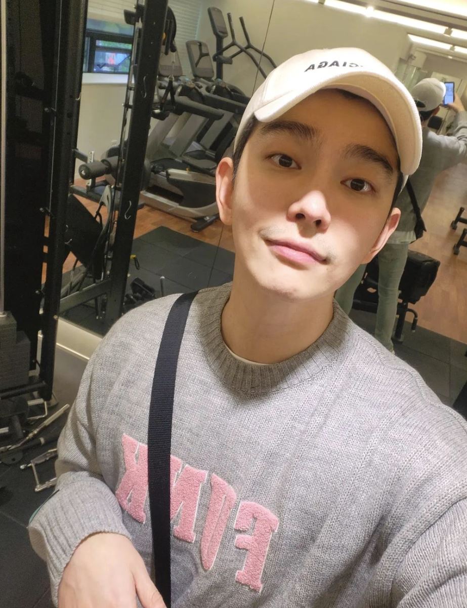 더쿠 - 언제부턴가 살찌지 않는 남자배우.jpg