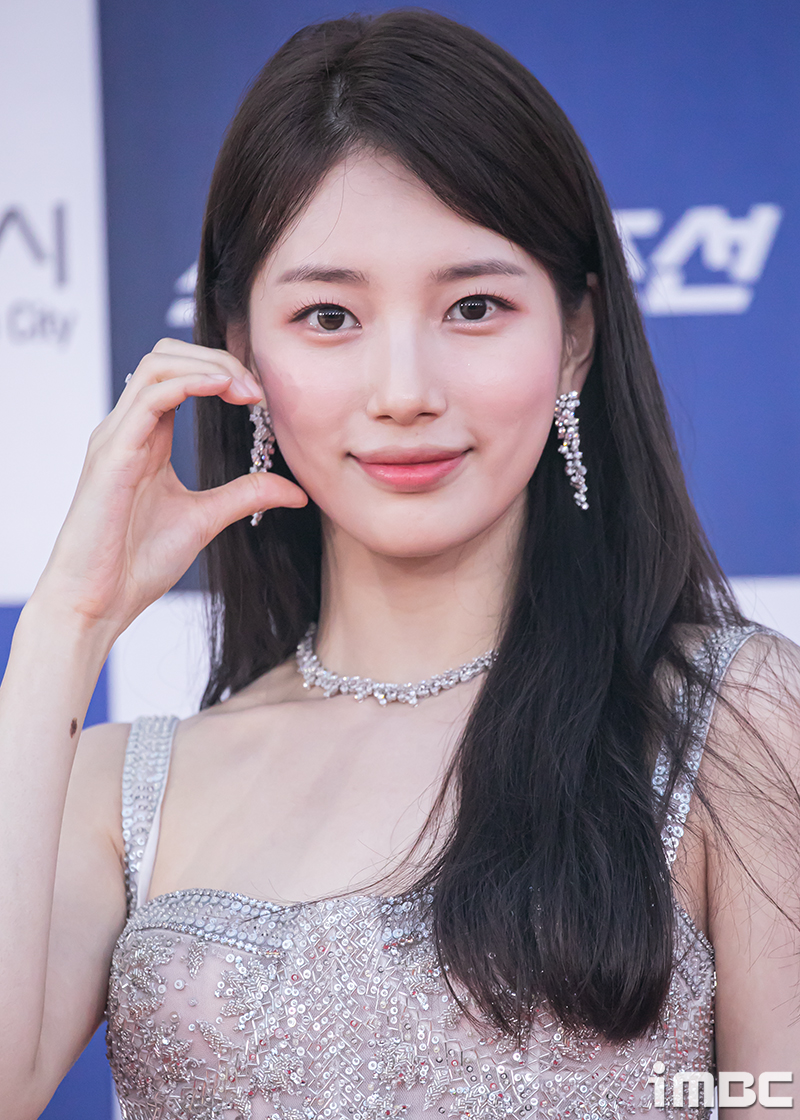 더쿠 - 청룡 시리즈 어워즈 수지